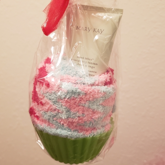 Mary Kay | Other | Mary Kay Mint Bliss Energizing Lotion Socks | Poshmark